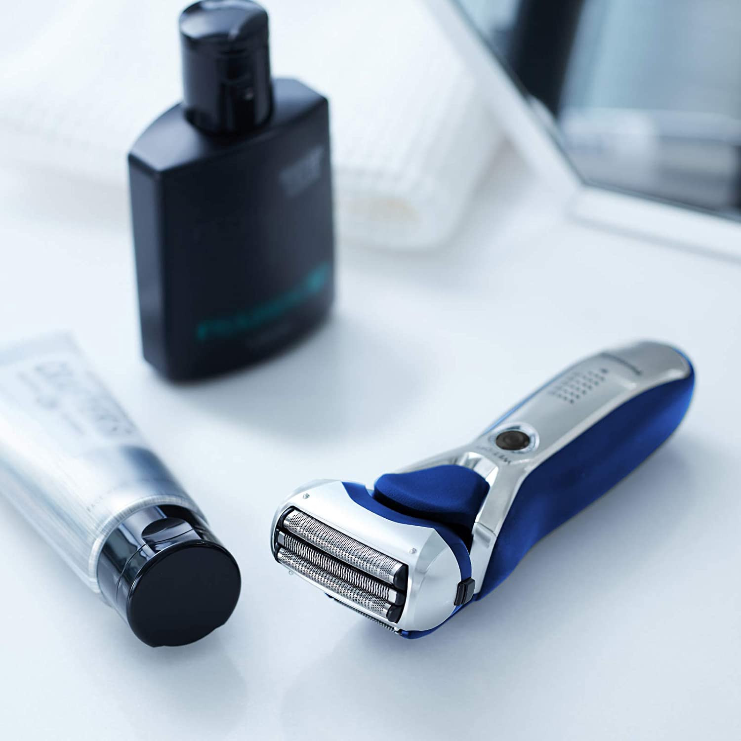 Panasonic ES- RT37 Wet & Dry, 3-Blade flexible Shaver | Mashco